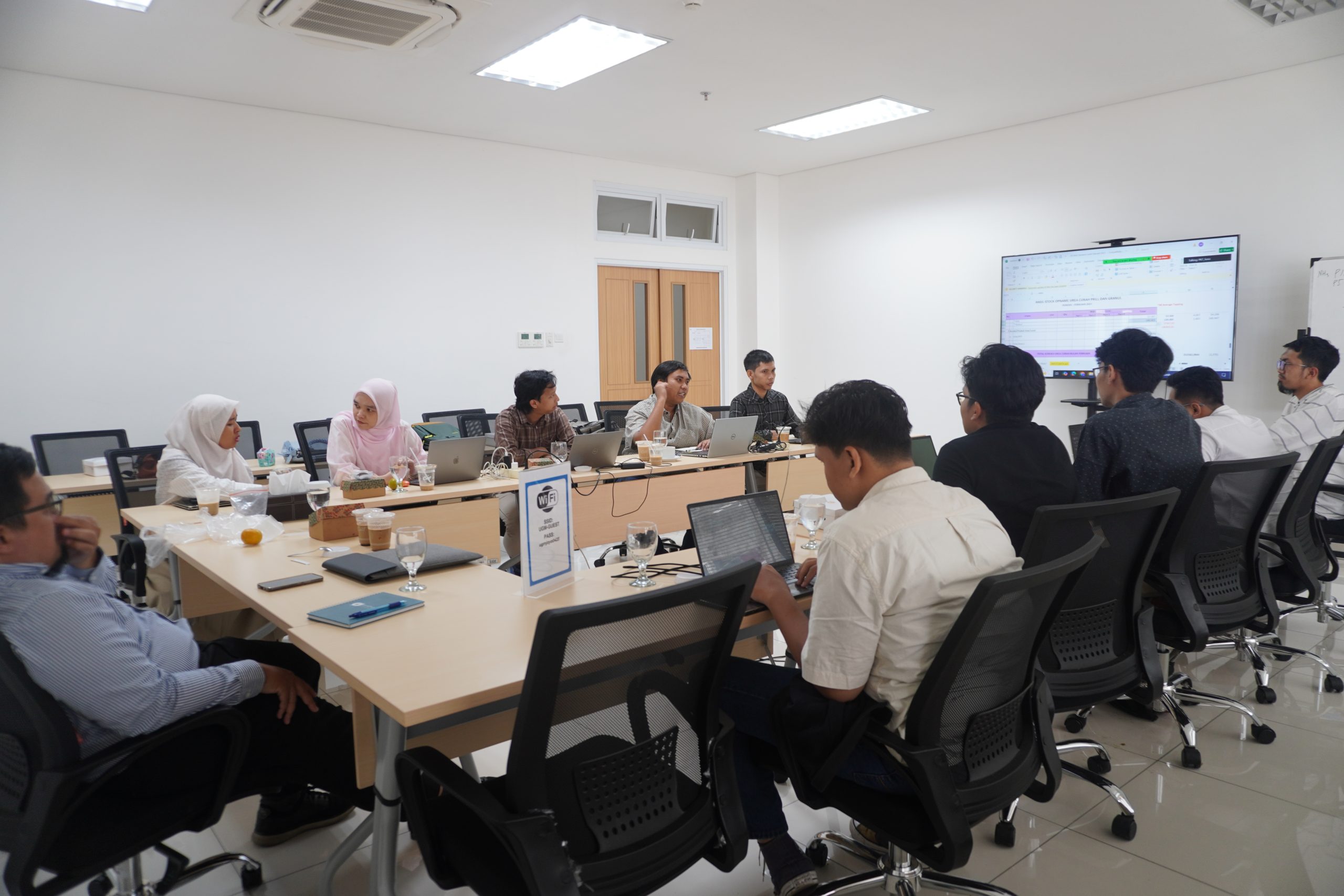 LKFT UGM bersama PT Pupuk Kalimantan Timur Optimalkan Platform i ...