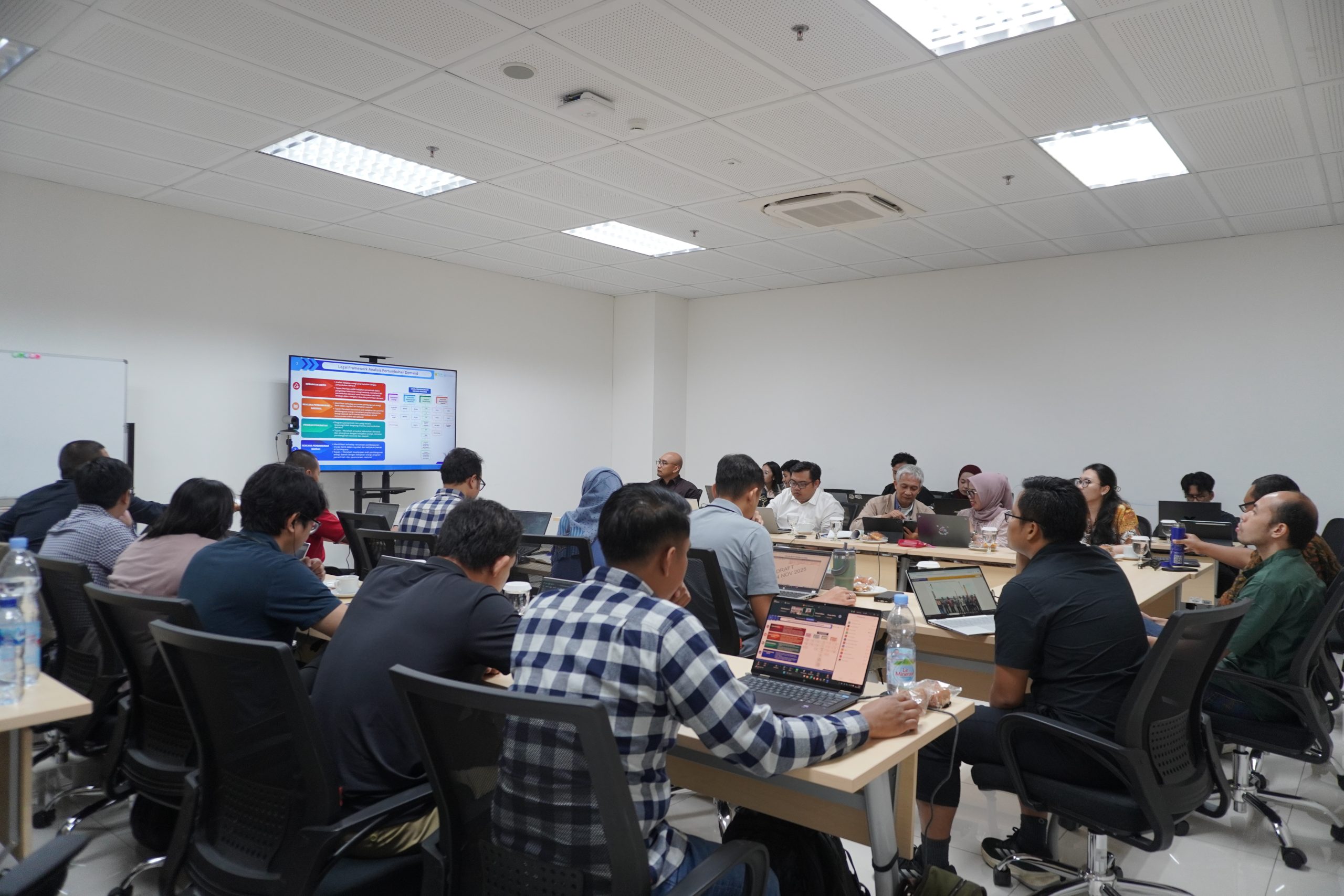 LKFT UGM Kembangkan Tools Prediksi Kebutuhan Energi untuk Indonesia ...